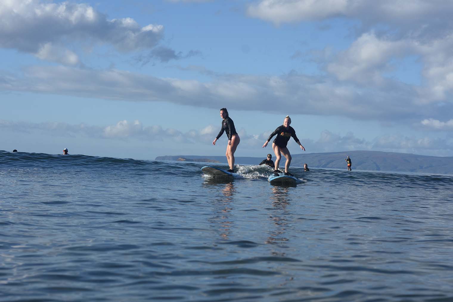 Best Time to Surf in Maui– Waves, Weather & Surf Season Guide